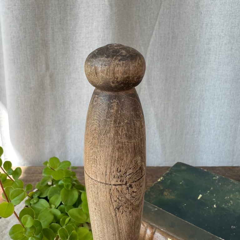 Pilon en bois brut - Ma valise en carton