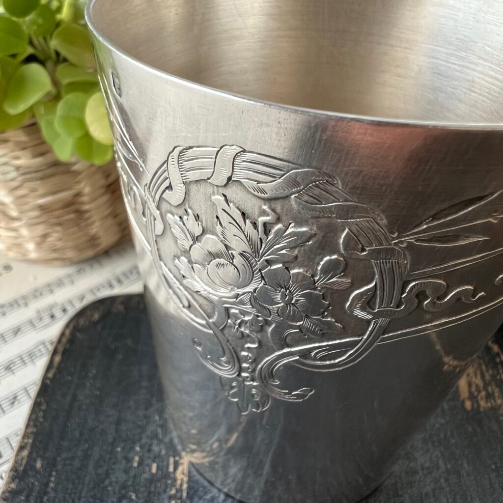 Timbale en argent - poinçon minerve - Ma valise en carton